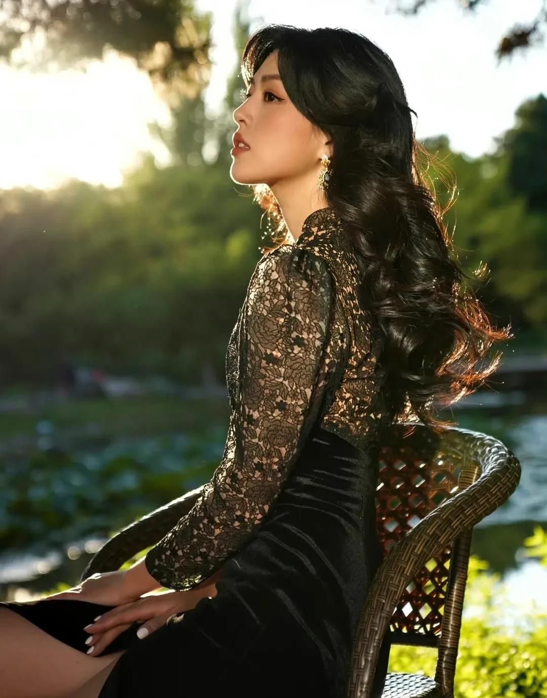 余薇薇高清美艳写真，惊艳迷人[24P] - 〖美图诗画〗 - 飞扬社区