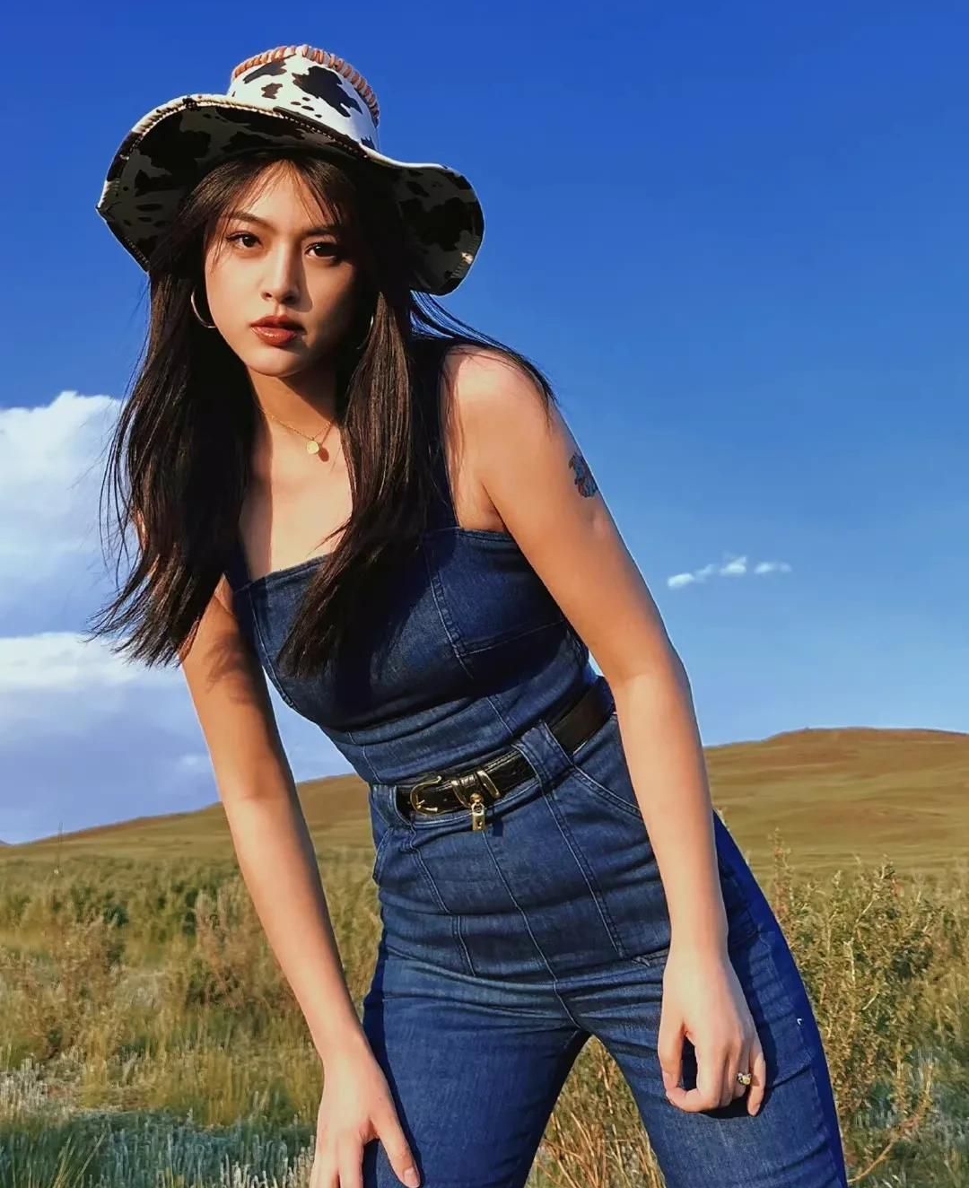 余薇薇高清美艳写真，惊艳迷人[24P] - 〖美图诗画〗 - 飞扬社区